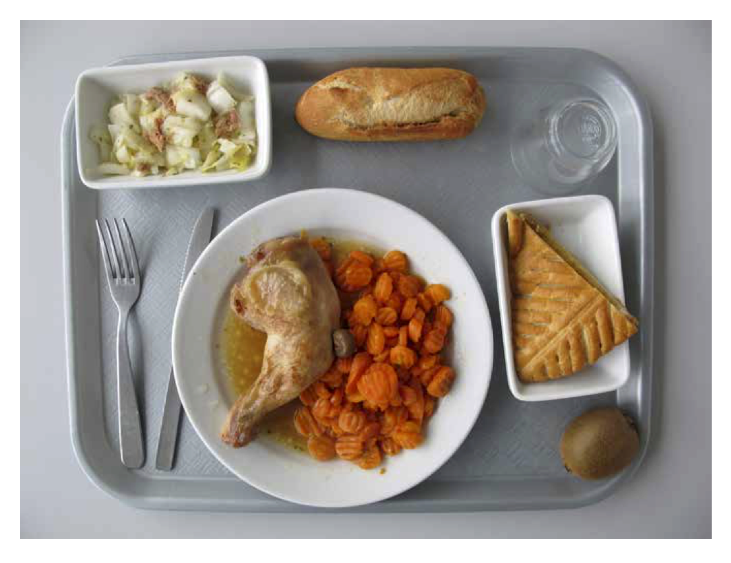 Pendant un an, ce prof a pris en photo les repas de la cantine du ...