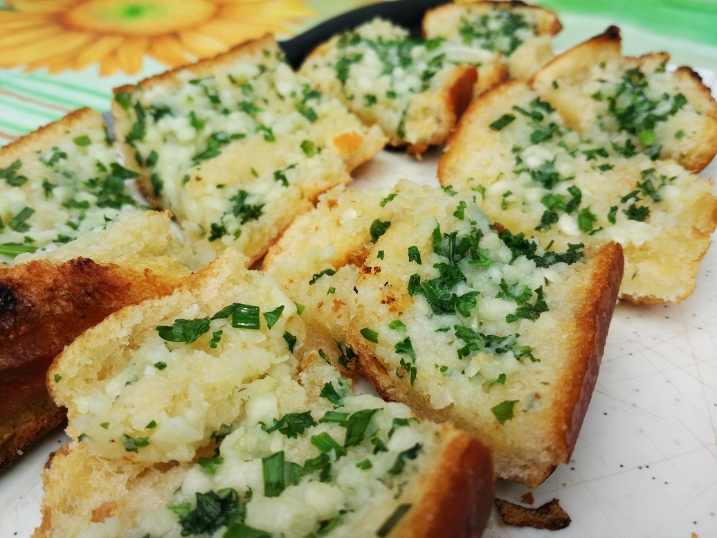 Pain à l'ail fait maison - Spécial Gastronomie