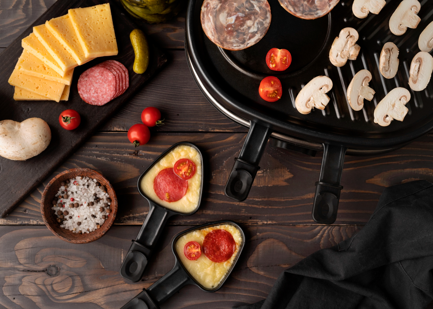 Tout savoir sur la raclette : histoire, préparation, valeurs ...
