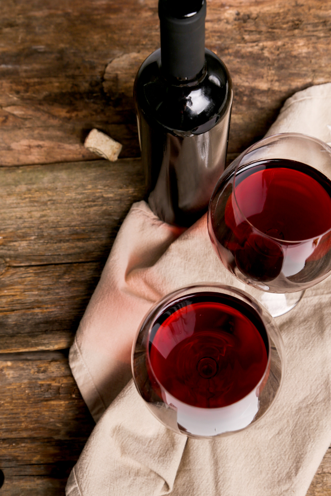 Le Vin Rouge : Un Voyage à Travers les Arômes et les Traditions